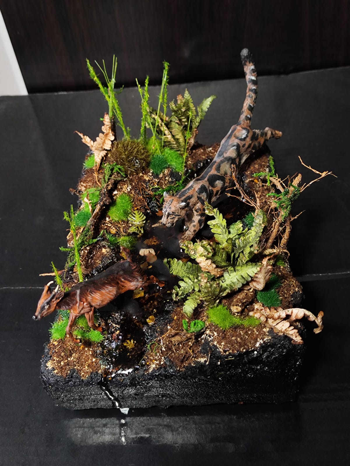 3D Printable Clouded Leopard Hunting Muntjac Deer by Animal Den Miniatures