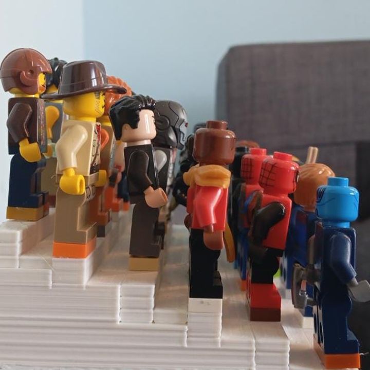 3D Printable Minifigures support for legos by ciro