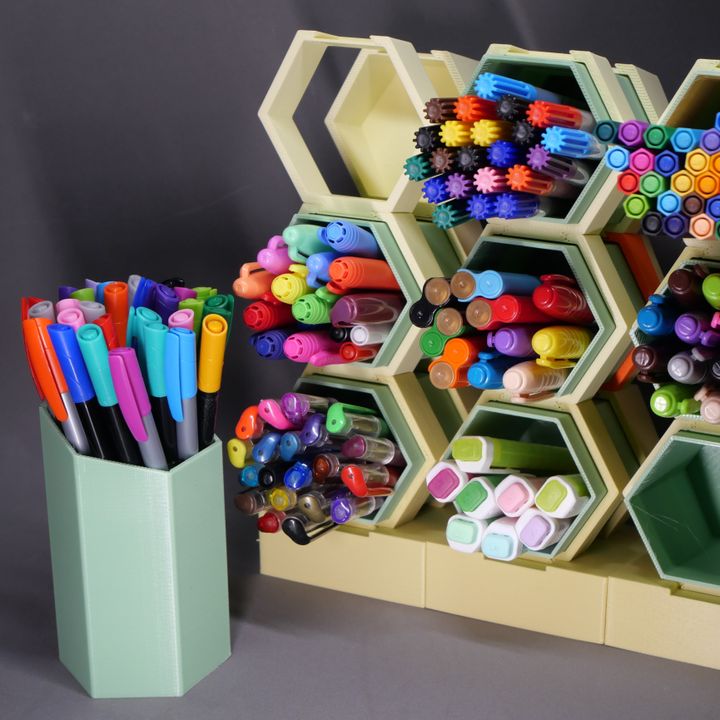 3D Printable Stackable - Modular Pencil Holder by Isabell T.