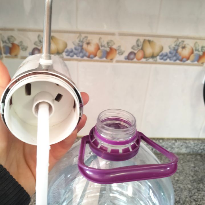 3D Printable Water jug adapter for electric pump by Componentes Carvalho