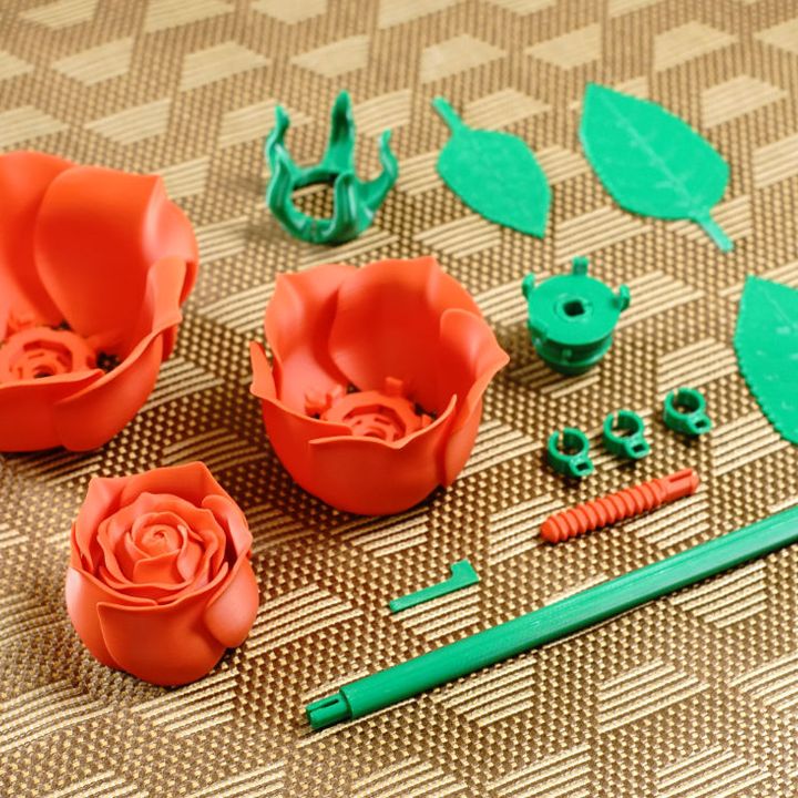 3D Printable 3D Printable Blooming Roses by UncleRay3Dprint