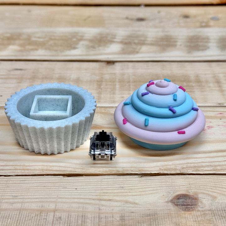 3D Printable Cupcake Clicker. by ENIQUE3D