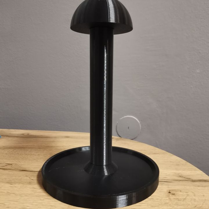 3D Printable Adjustable helmet stand by BT3D&DeusCat