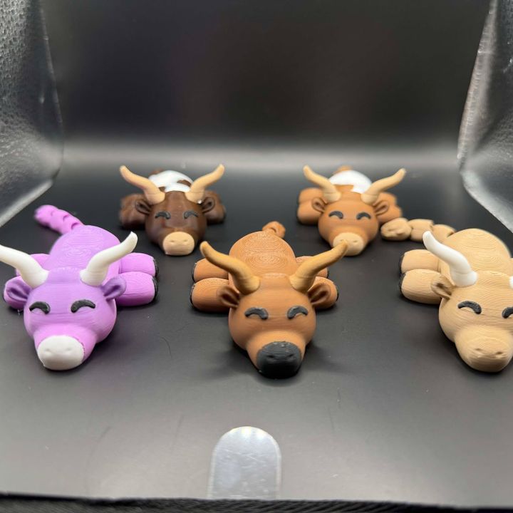 3D Printable Cute Tiny Articulated Longhorn by Shawn Pena