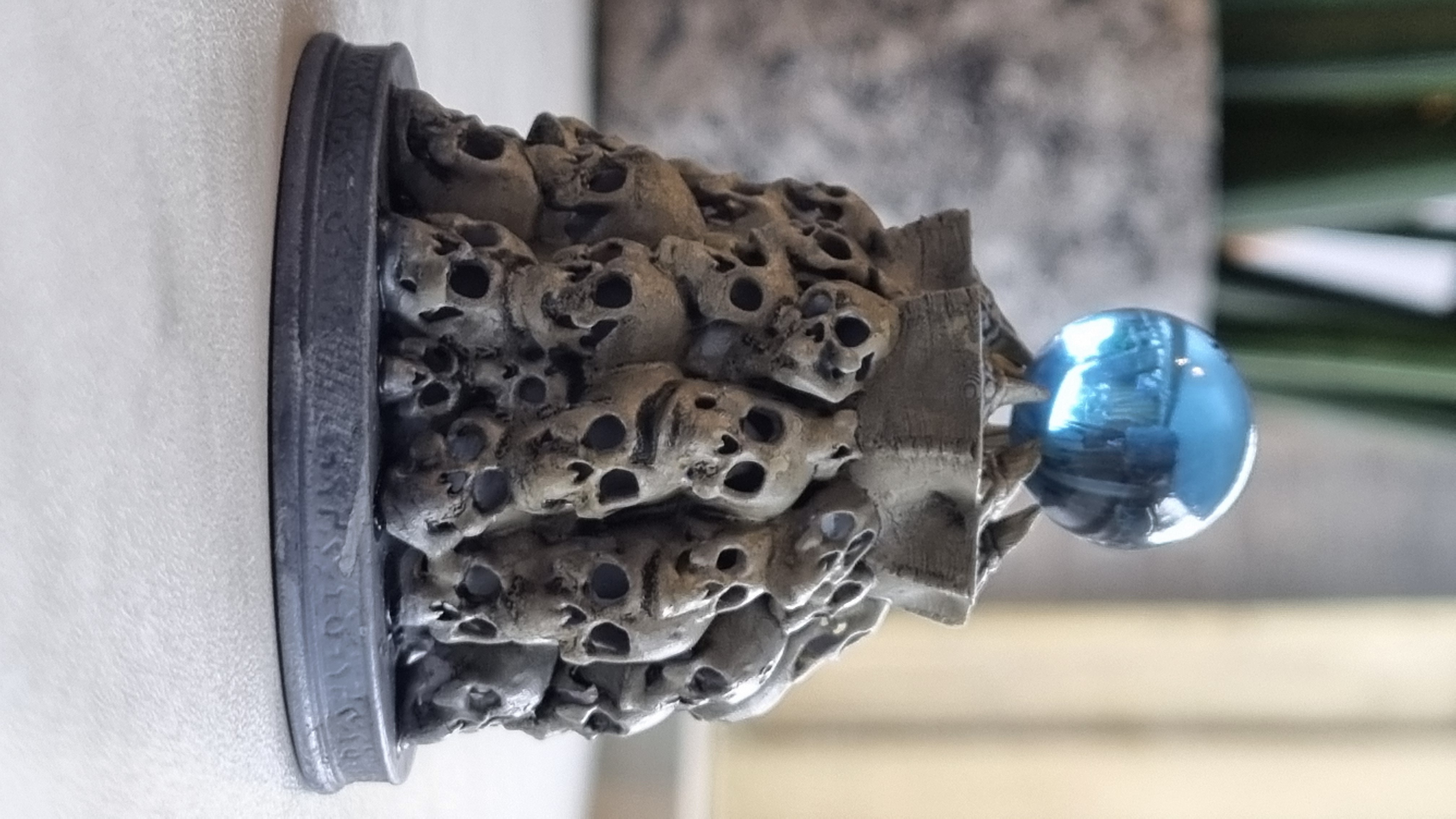 3D Printable skull altar for orb by Bob Tabletop