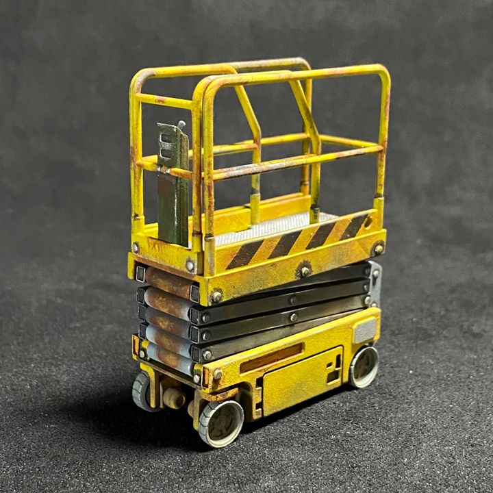 3D Printable Scissor Lift by JSK Miniatures