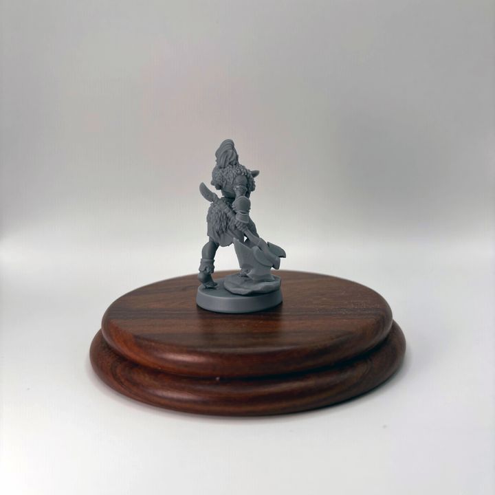 3D Printable Gorvanna the Skullbearer by LPOMC