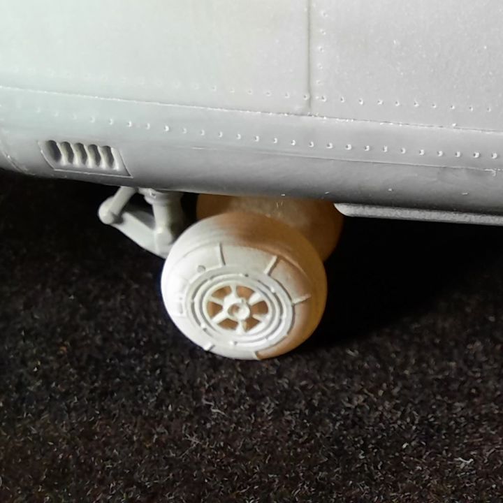 3D Printable MI - 24/35 Hind wheels in scale by Emil