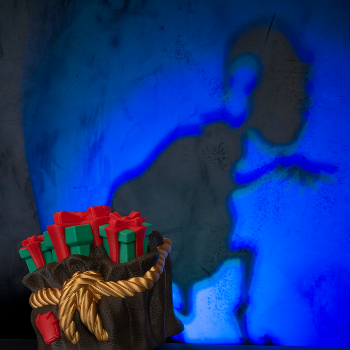 3D Printable Sneaky Snatcher Table Lamp by Stlflix