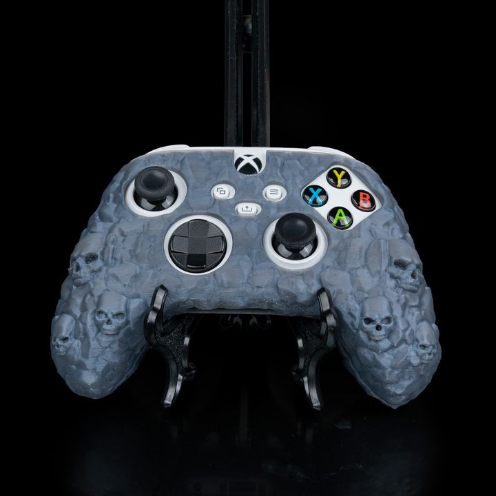3D Printable Skulls Controller Cover by Stlflix