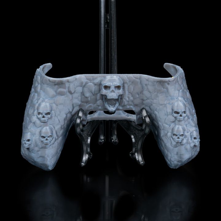3D Printable Skulls Controller Cover by Stlflix