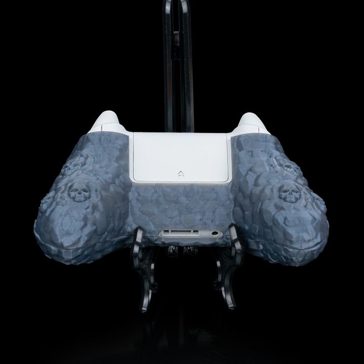 3D Printable Skulls Controller Cover by Stlflix