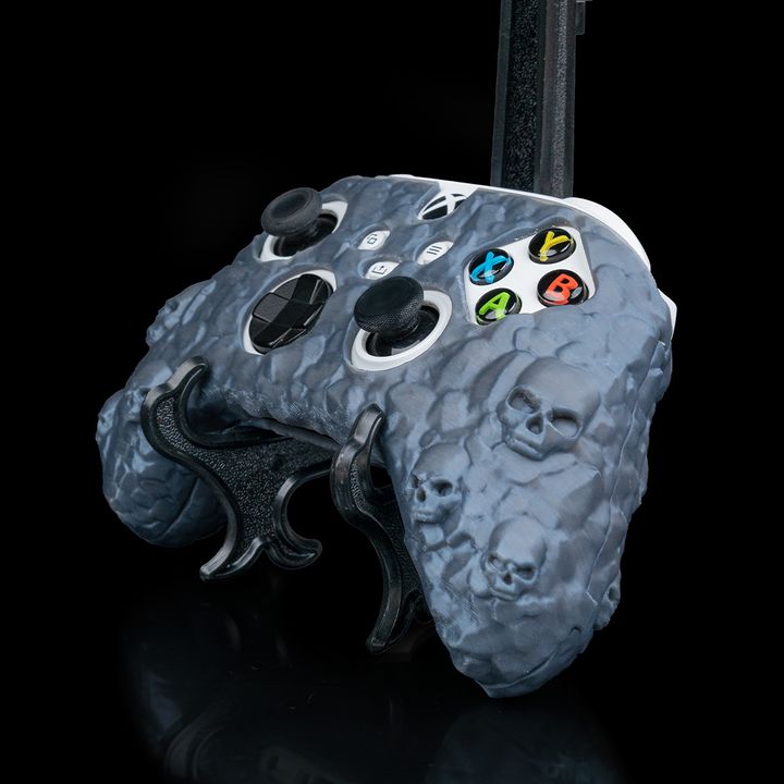 3D Printable Skulls Controller Cover by Stlflix
