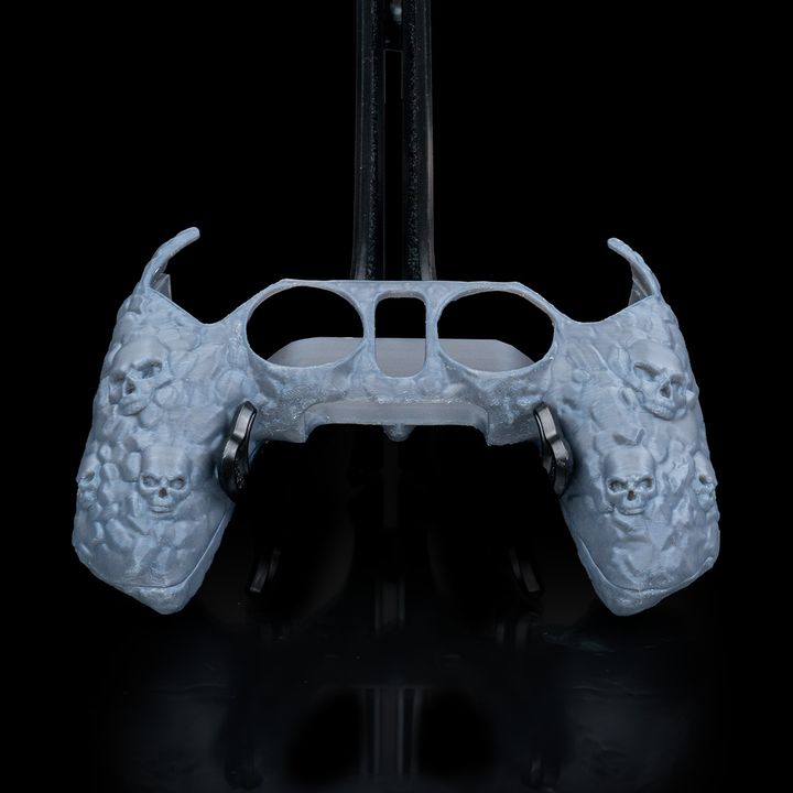 3D Printable Skulls Controller Cover by Stlflix