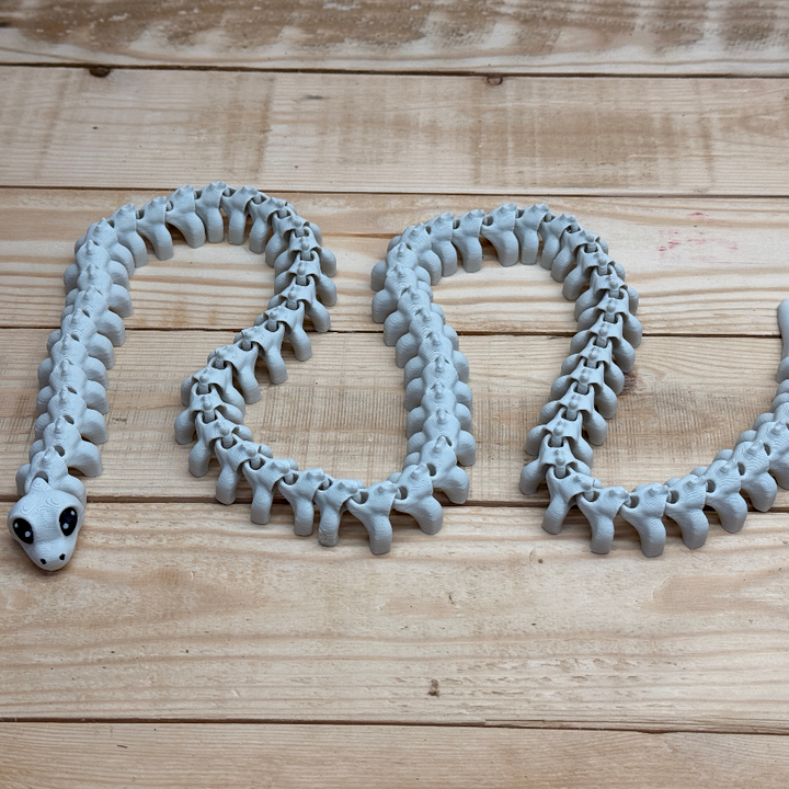 3D Printable Snake Skeleton, (extra long) by ENIQUE3D