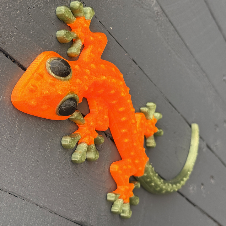 3D Printable Wall Mounted Lizard, Design 1 by ENIQUE3D