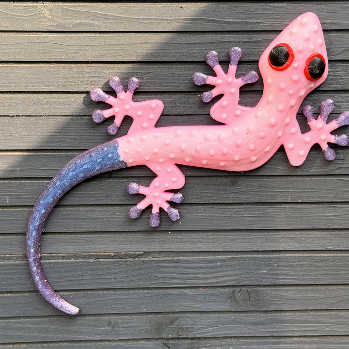 3D Printable Wall Mounted Lizard, Design 1 by ENIQUE3D