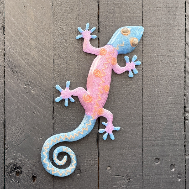 3D Printable Wall Mounted Lizard, Design 2 by ENIQUE3D