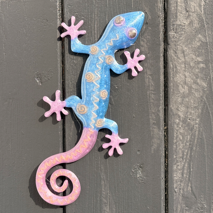 3D Printable Wall Mounted Lizard, Design 2 by ENIQUE3D
