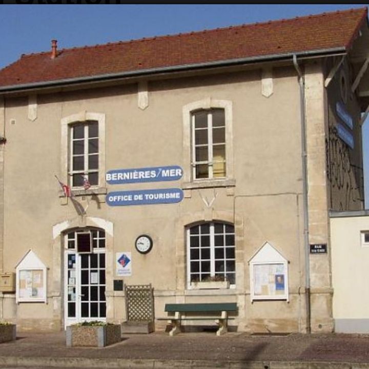 3D Printable Bernieres Train Station (28mm) - undamaged+damaged (Juno beach, Normandy, D-Day ...