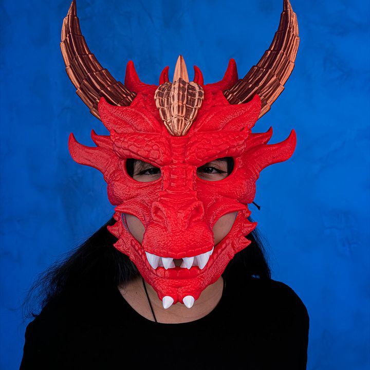 3D Printable Dragonborn Mask by Stlflix
