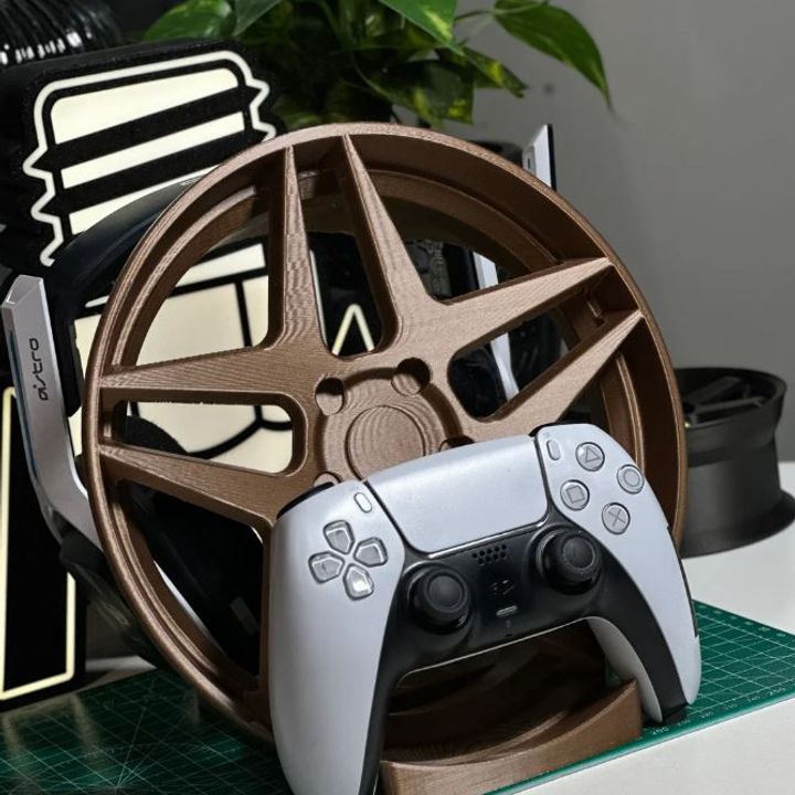 3D Printable Astro Inspired Headphone and Controller Stand by Miguel