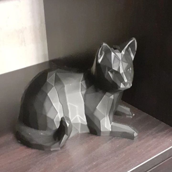 3D Printable Cat shaped piggy bank by Mazetropolis