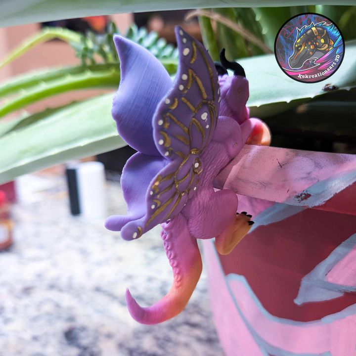 3D Printable Dragon Plant Buddy by Kirsten M