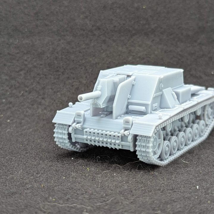 3D Printable SG-122 Artsturm + 3 Tankmen (Germany, WW2) by Wargame3d