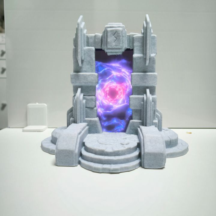 3D Printable Archway Portal Phone Holder by Studio Tridimen