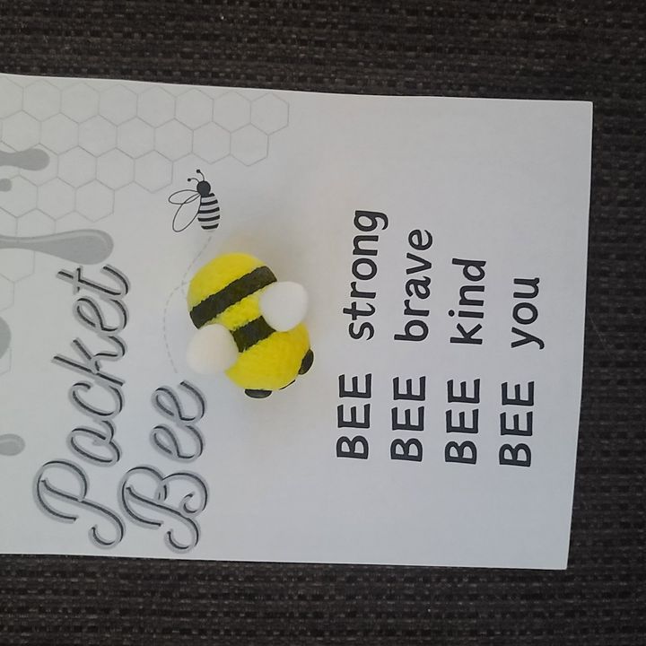 3D Printable Pocket Bee Encouraging Pocket Pet and Keychain with Card ...