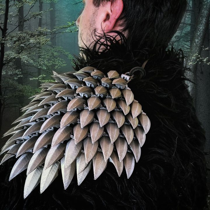 3D Printable 3D Printable Articulated Spiked Pauldron for Cosplay ...