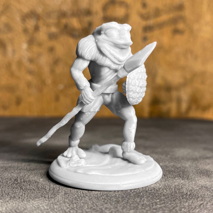 3D Printable Bullywug Warrior - Cantrip Craftworks by Cantrip Craftworks