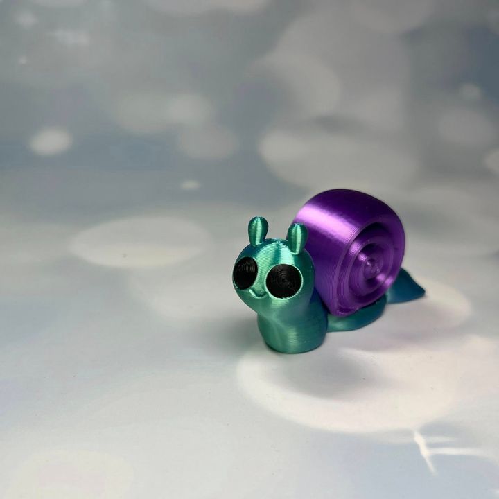 3D Printable Flexi Baby Snail *No AMS needed* by Tiffany Drewry