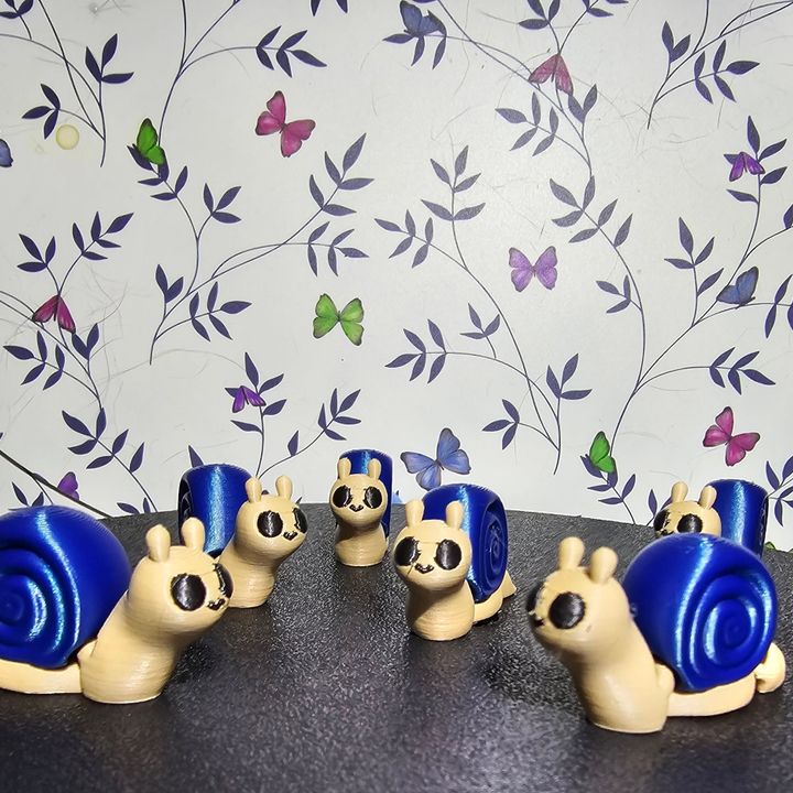 3D Printable Flexi Baby Snail *No AMS needed* by Tiffany Drewry