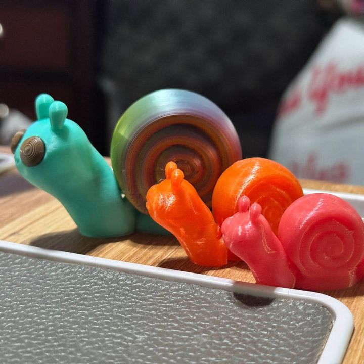 3D Printable Flexi Baby Snail *No AMS needed* by Tiffany Drewry