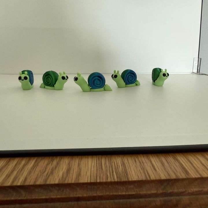 3D Printable Flexi Baby Snail *No AMS needed* by Tiffany Drewry