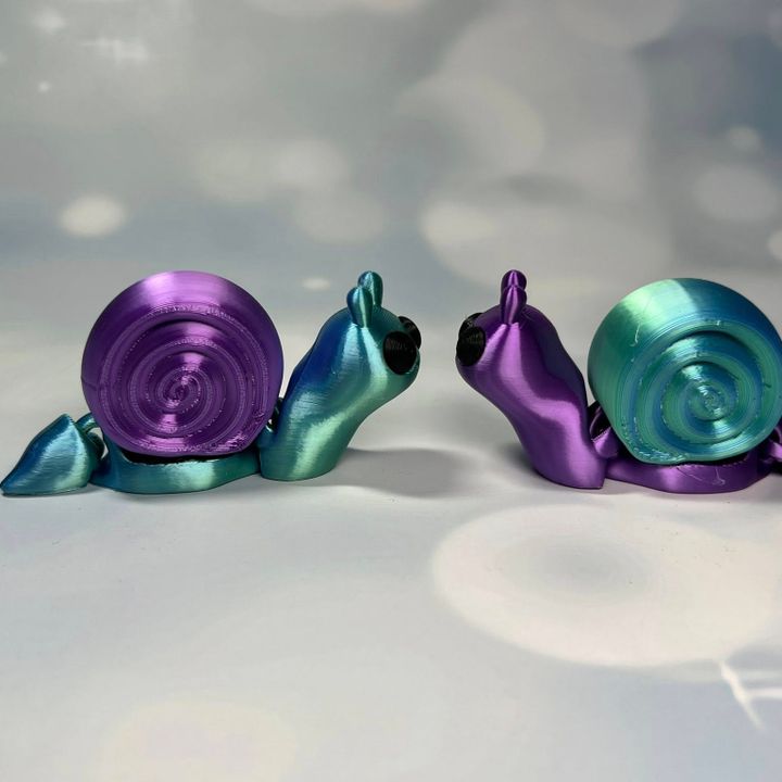 3D Printable Flexi Baby Snail *No AMS needed* by Tiffany Drewry