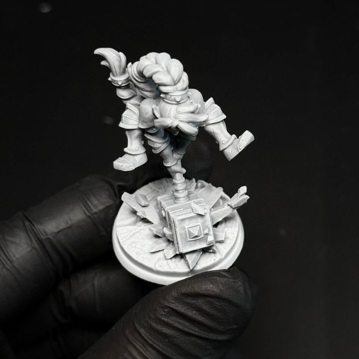 3D Printable Tess Thunderfoot [PRE-SUPPORTED] Female Warrior Paladin ...