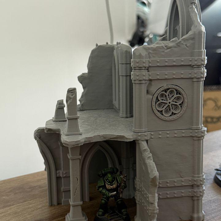 3D Printable Church ruin for board game 28 mm / 32 mm by Mael