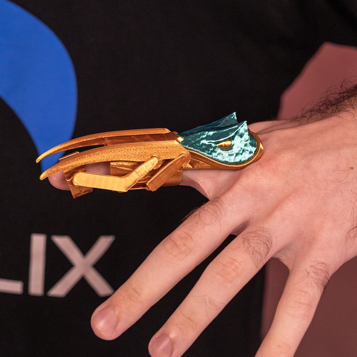 3D Printable Snake Strike Finger Blade by Stlflix
