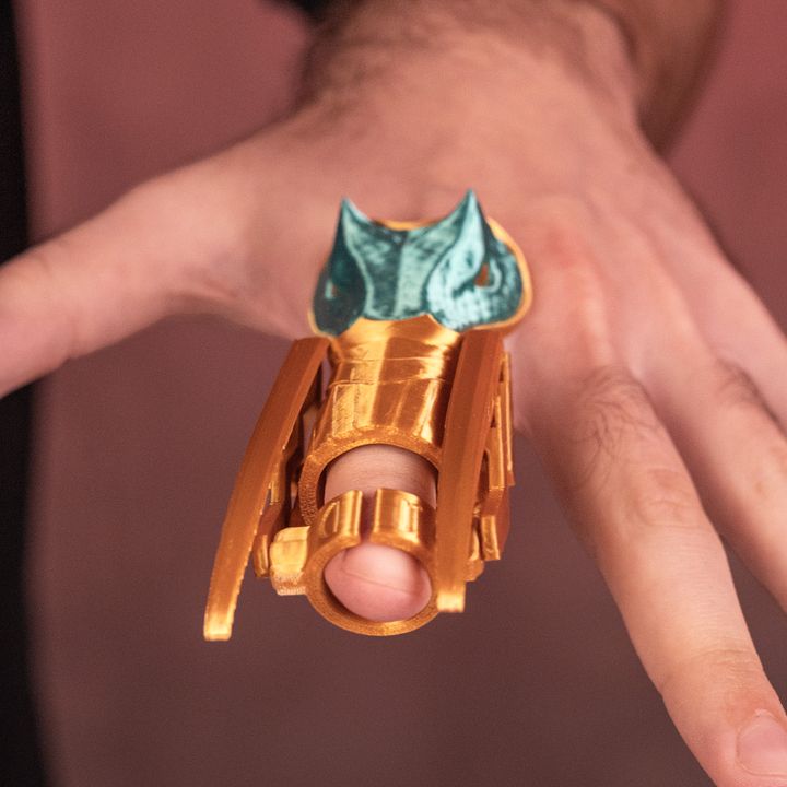 3D Printable Snake Strike Finger Blade by Stlflix