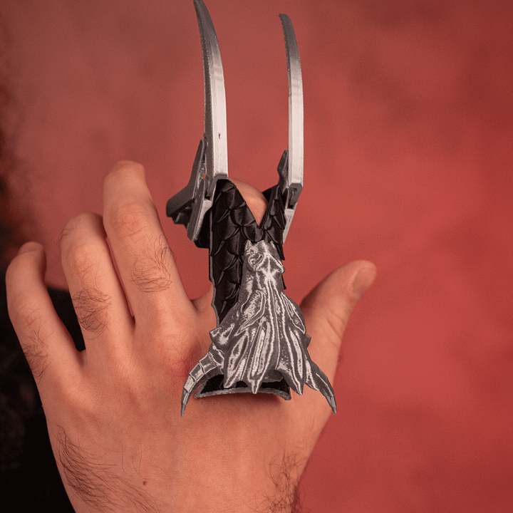 3D Printable Dragon Keeper Finger Blade by Stlflix