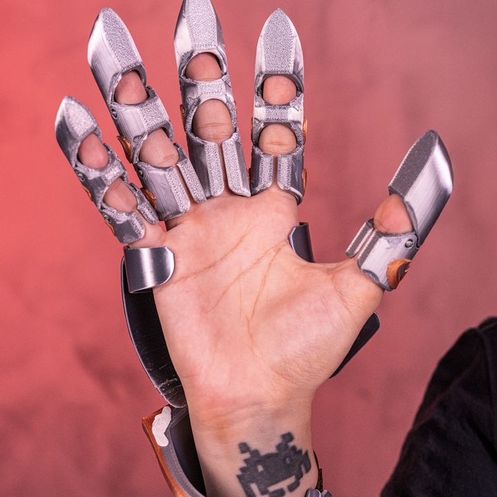3D Printable Elf Knight Gauntlet & Vambrace by Stlflix