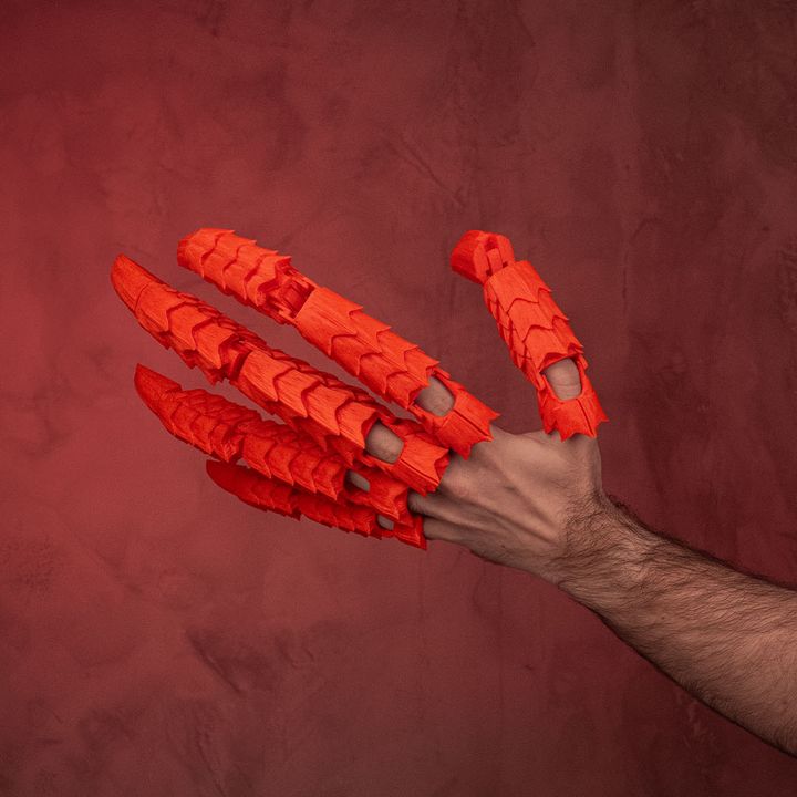 3D Printable Dragonborn Claws by Stlflix