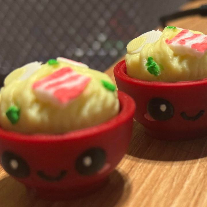 3D Printable Happy Ramen Clicker Fidget and Keychain by Jambaby Designs