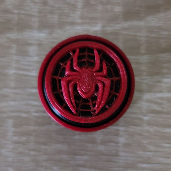 3D Printable Spider-man Clicker Fidget and Keychain by Jambaby Designs