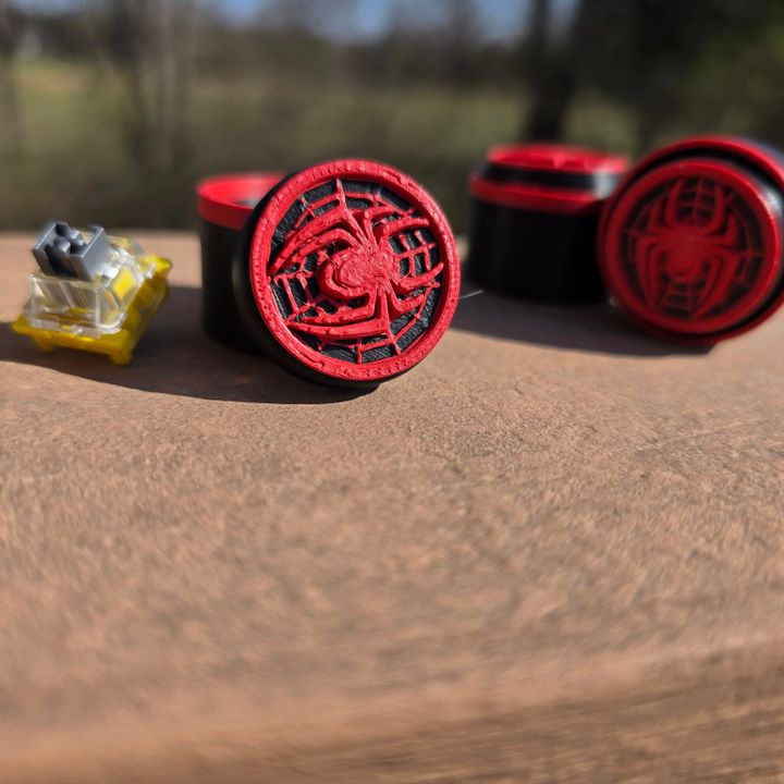 3D Printable Spider-man Clicker Fidget and Keychain by Jambaby Designs