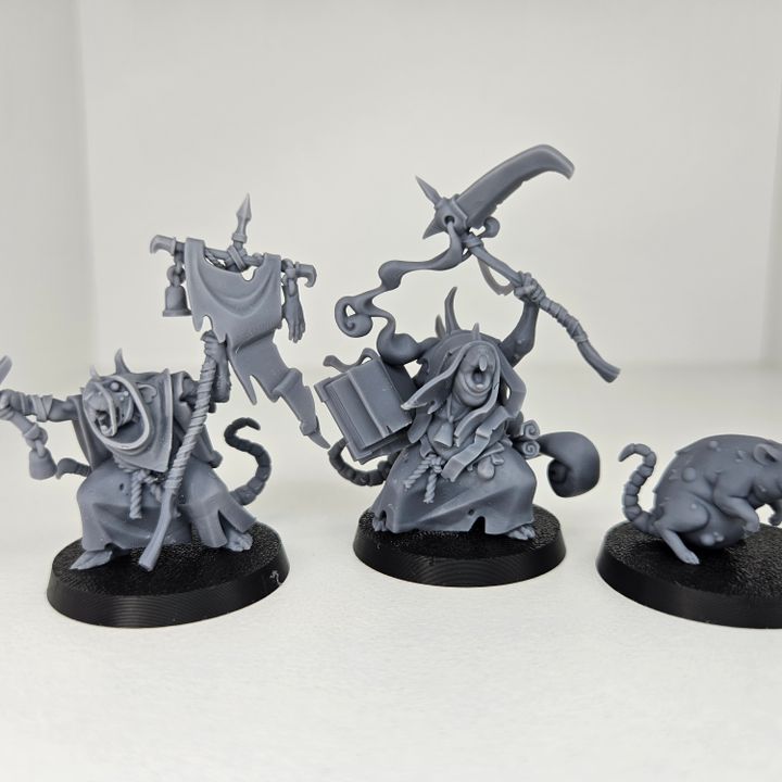 3D Printable Ratfolk Plague Monk by Manuel Boria