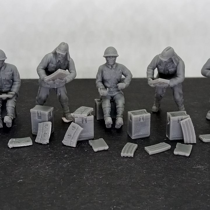 3D Printable 28 mm Japanese AA artillery crew by Studio Grozny